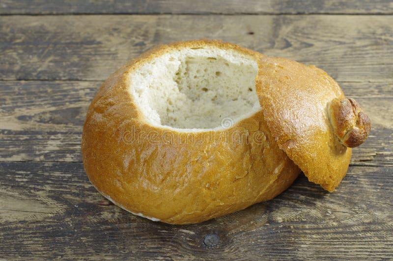 Empty Bread Bowl with a Lid Stock Image - Image of cutout, bakery: 90795901