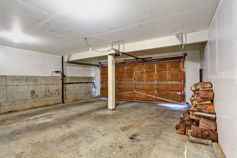 Empty garage. stock photo. Image of residential, remodeled - 39963168