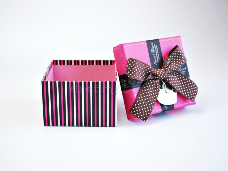 Empty Gift Box Isolated on White Background ,pink Box for Celebration ...