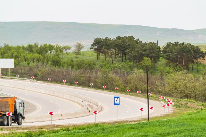 402 Sharp Turn Mountain Highway Stock Photos - Free & Royalty-Free ...