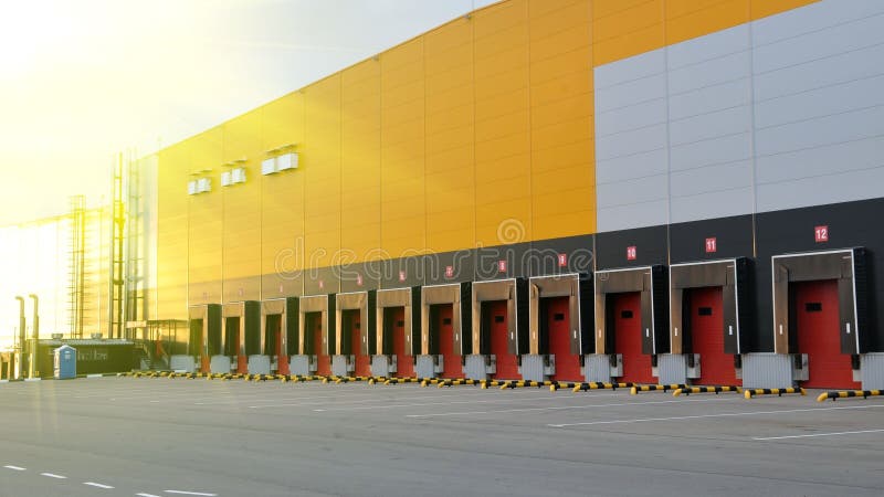 Empty Loading Dock stock image. Image of horizontal, industry - 14114867