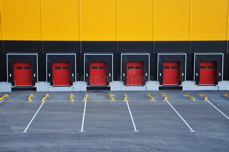 Empty Loading Dock stock image. Image of horizontal, industry - 14114867