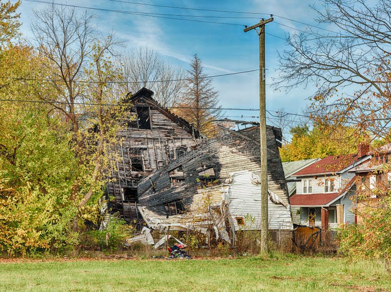 Empty Lot with Damaged House Stock Photo - Image of home, hamilton ...
