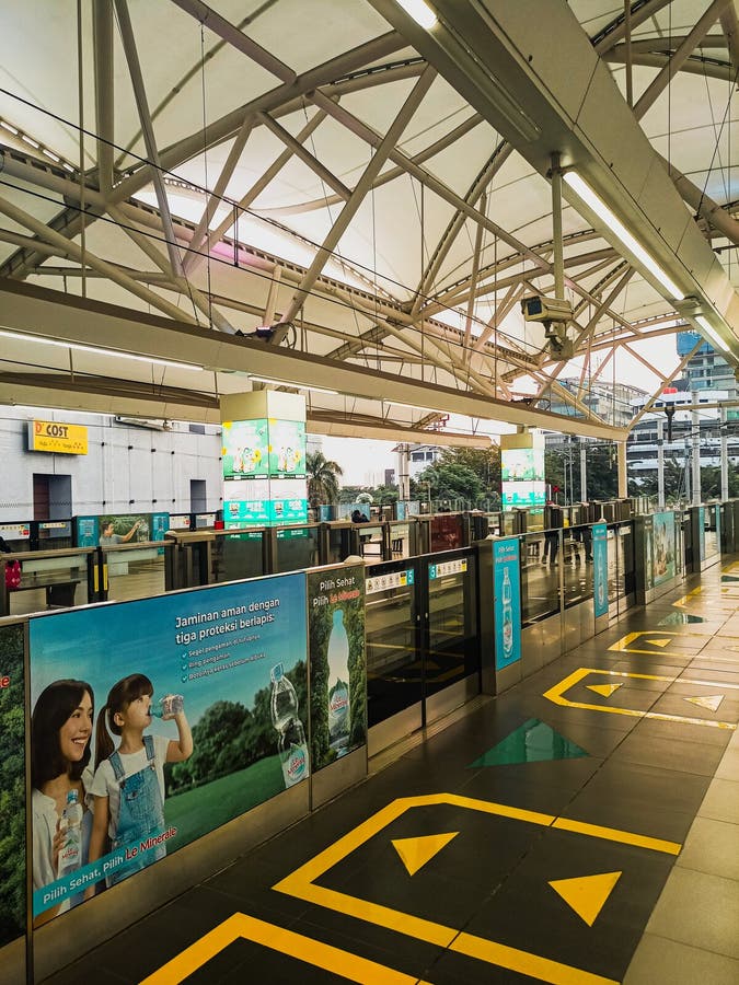 Empty MRT Station Platform during the Day Editorial Image - Image of ...