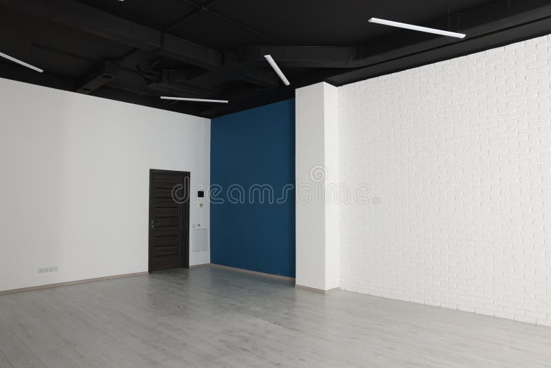 Empty Office Room with Black Ceiling and Door. Interior Design Stock ...