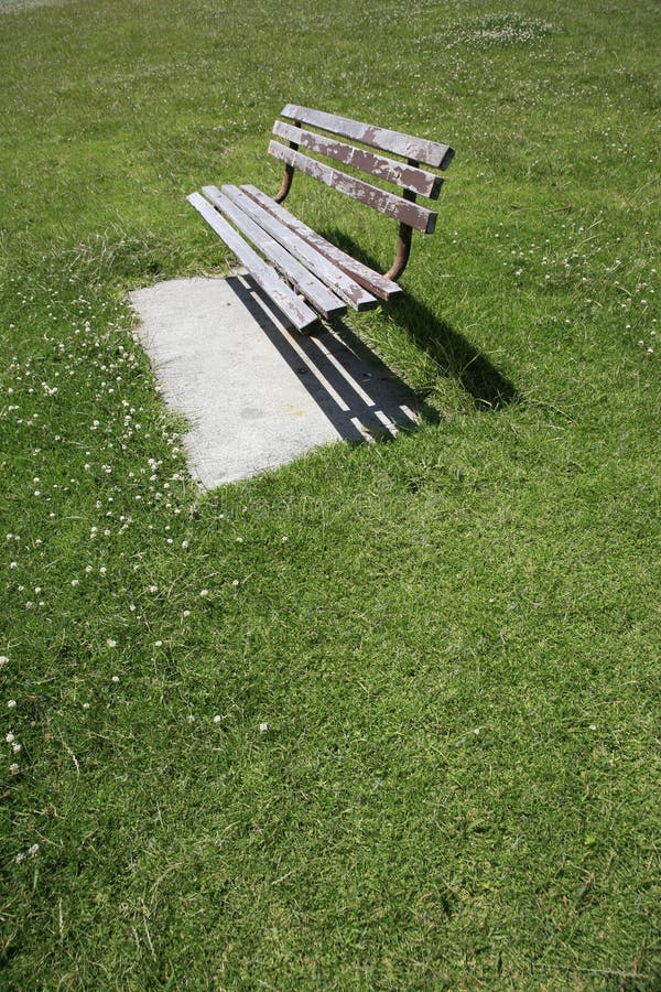 260+ Empty park bench grass Free Stock Photos - StockFreeImages