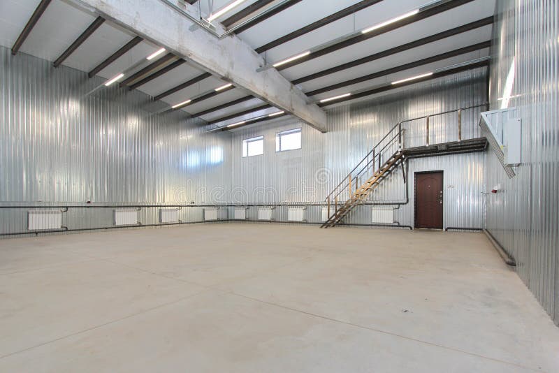 Big Inside Of Garage 238,000+ Inside Garage Stock Photos, Pictures