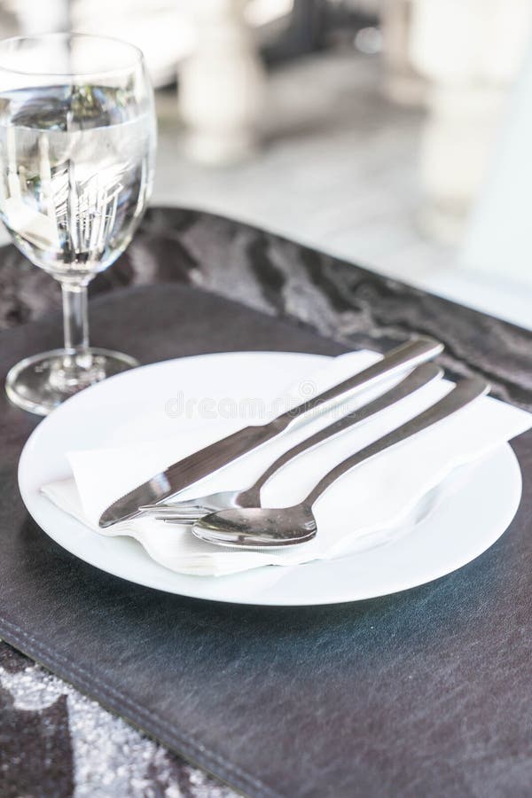 Empty Plate on Dinning Table Stock Photo - Image of plate, formal ...