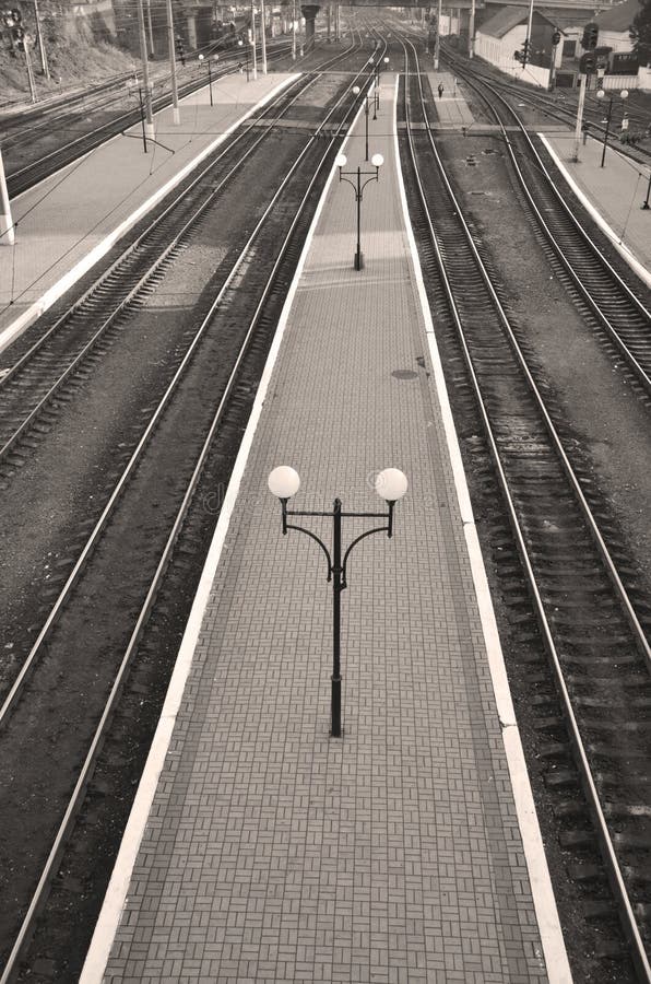 An empty platform stock image. Image of outdoor, lines - 21919231