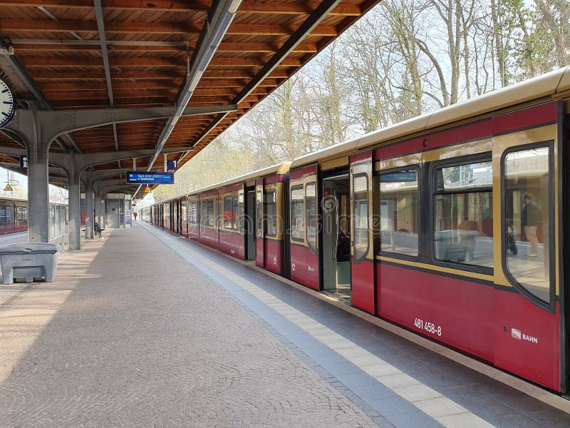 An Empty Red and White Train Waiting for Passengers To Get Editorial ...