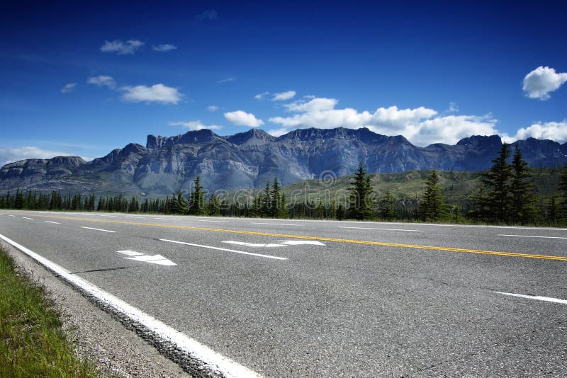 Empty road in Canada stock photo. Image of highway, drive - 35267192