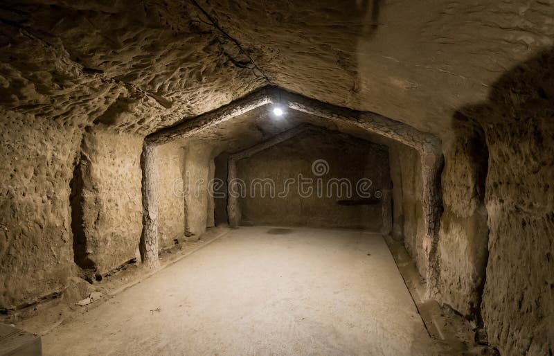 Empty room underground stock image. Image of light, dark - 91665159