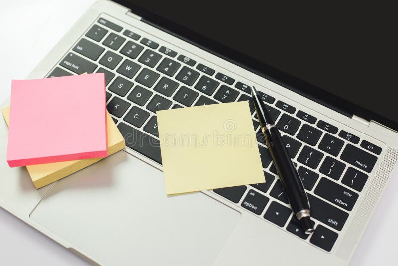 Empty Sticky Post Note Paper Sheet and Pen with Computer Keyboard on ...
