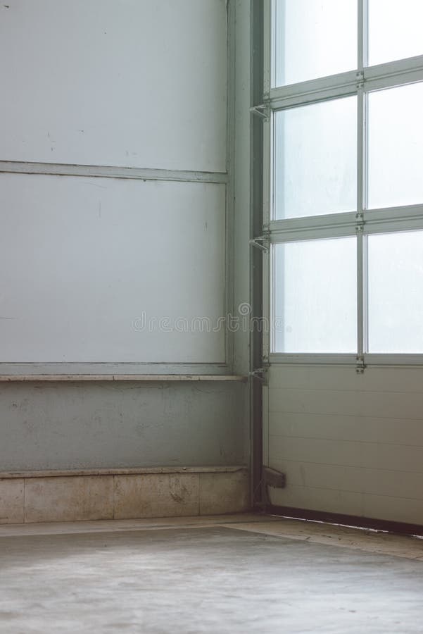 324 Empty Storeroom Stock Photos - Free & Royalty-Free Stock Photos ...