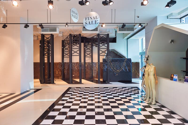 Empty store editorial photo. Image of colour, commerce - 174434881