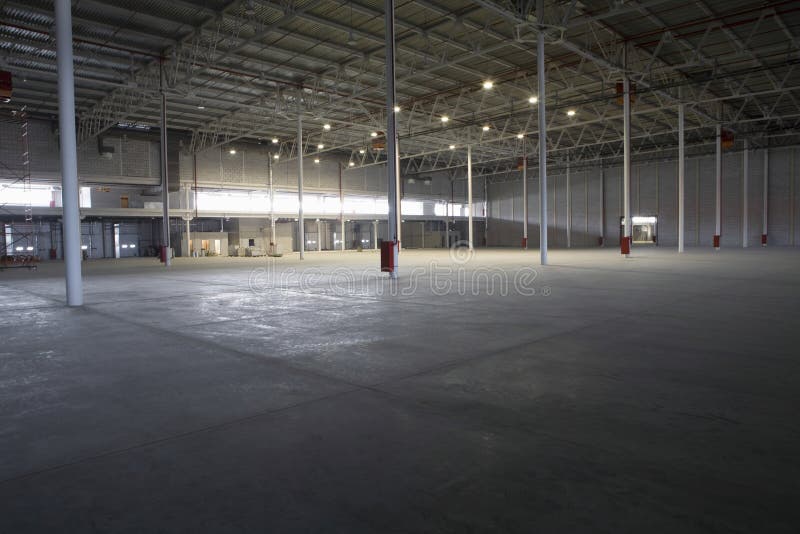 Empty Storehouse stock image. Image of flooring, spacious - 33903927
