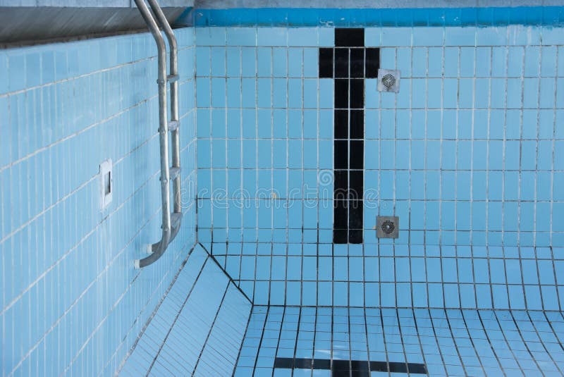 Empty Swimming Pool with Metal Ladder Stock Image - Image of ...
