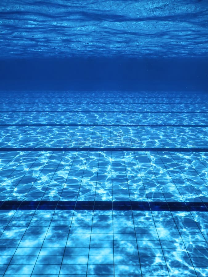 Empty Swimming Pool Underwater Stock Image - Image of lines, reflection ...