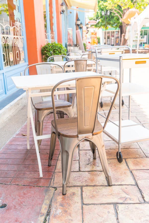 658 Chair Dinner Empty Family Stock Photos - Free & Royalty-Free Stock ...