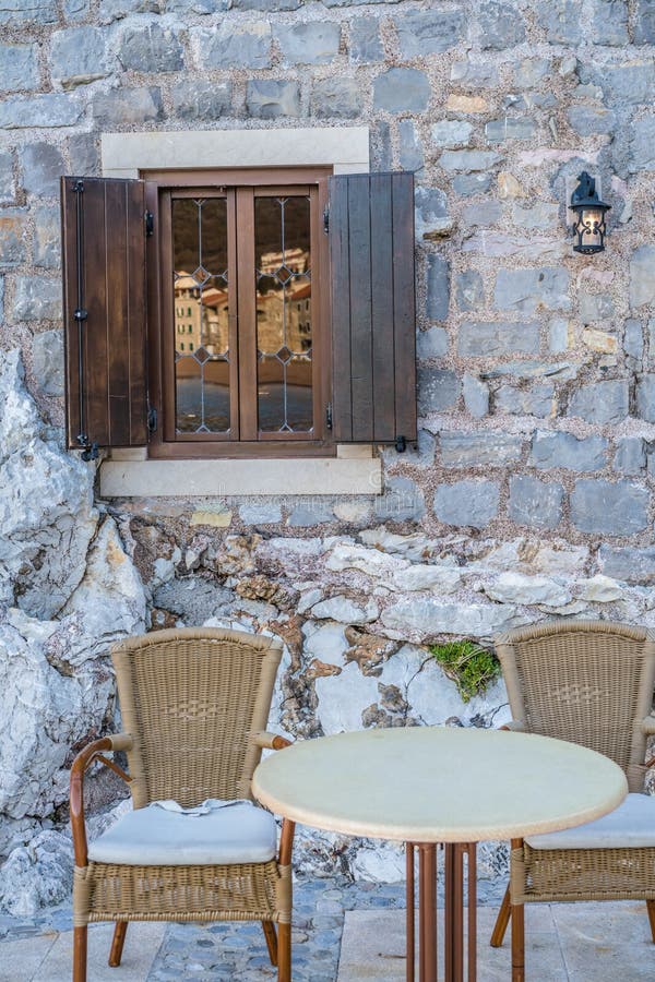 Empty table outside pub stock image. Image of cafeteria - 33014351