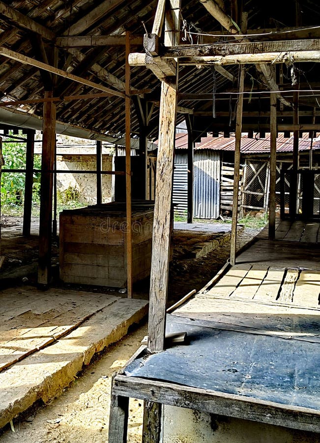 Empty Traditional Market Stall Stock Photo - Image of ruins, industry ...