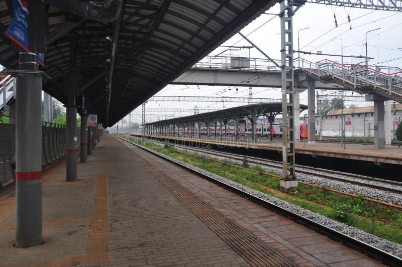 Empty Train Station. View of the Railway Platform Editorial Photo ...