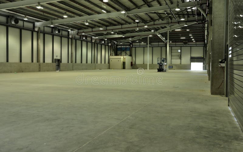 Empty warehouse stock photo. Image of depot, roomette - 31967060