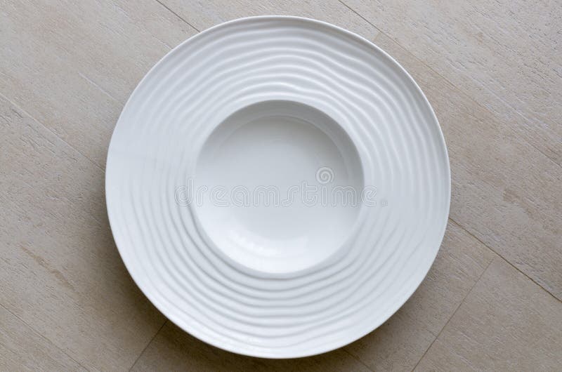 Empty White Round Ceramic Dish Stock Image - Image of restaurant, blank ...