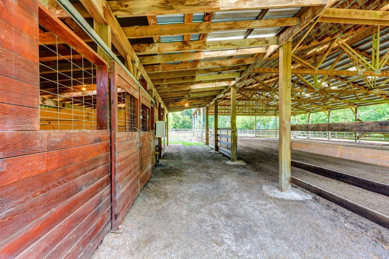Horse Farm Empty Stable Interior Stock Photos - Download 106 Royalty ...