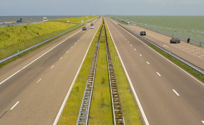 A7 En E22, L'Afsluitdijk Aux Pays-Bas. Image stock - Image du hollande ...