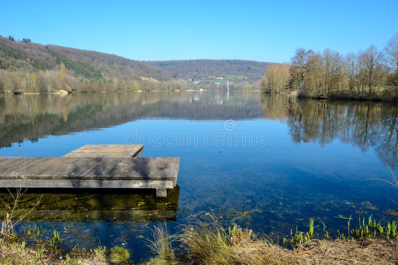 En El Lago Echternach En Luxemburgo Foto de archivo - Imagen de nubes ...