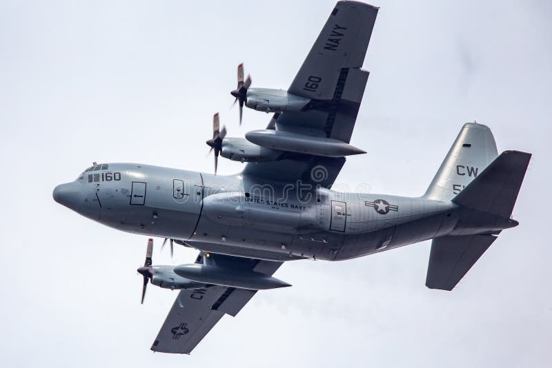 C-130 Hercules Och C-295 M I Flykten Redaktionell Foto - Bild av himmel ...