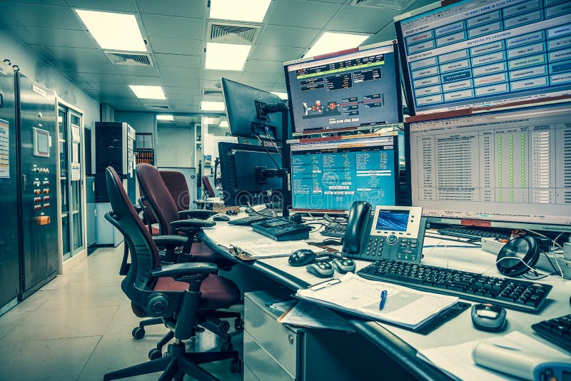 En La Sala De Monitorado Del Sistema O En La Sala De Control Trabajar ... En La Sala De Monitorado Del Sistema O En La Sala De Control Trabajar ...