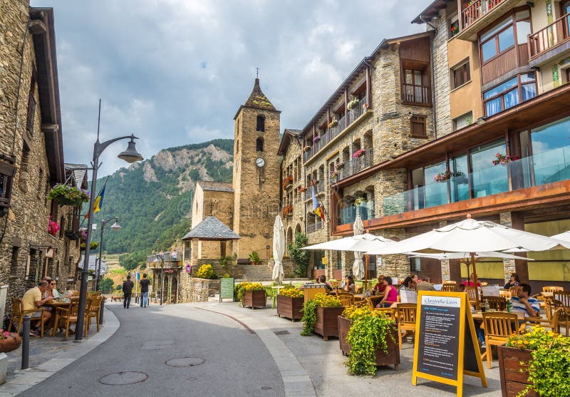 En Las Calles De Ordino - Andorra Imagen de archivo editorial - Imagen ...