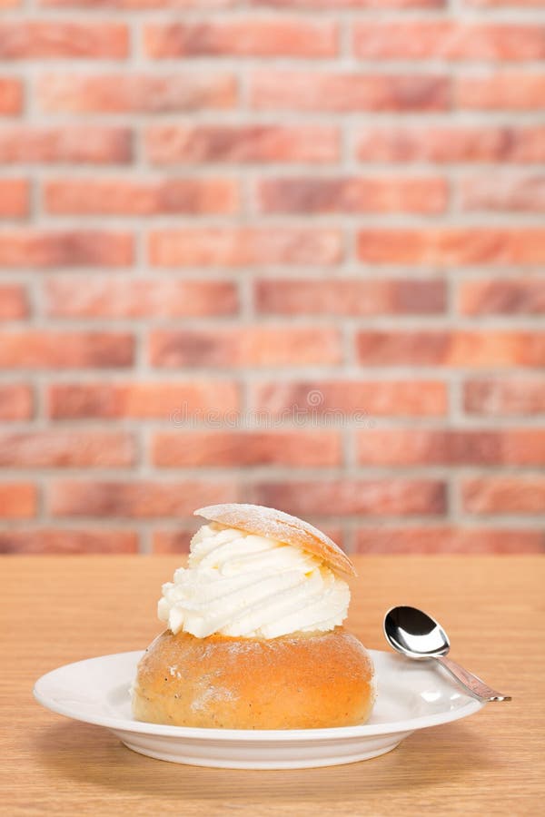 En svensk semla arkivfoto. Bild av fyllt, före, stänga - 65488640