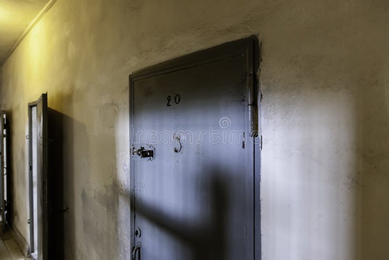 Encarcelar imagen de archivo. Imagen de aislamiento - 158635193