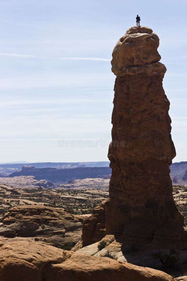 Encima de la torre foto de archivo. Imagen de mesa, nubes - 52420806