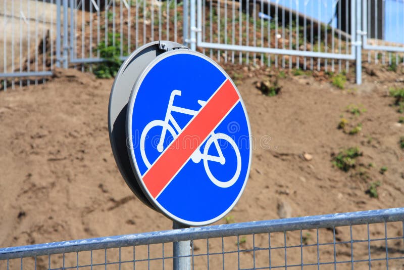 End of cycle lane sign stock photo. Image of traffic - 30063730