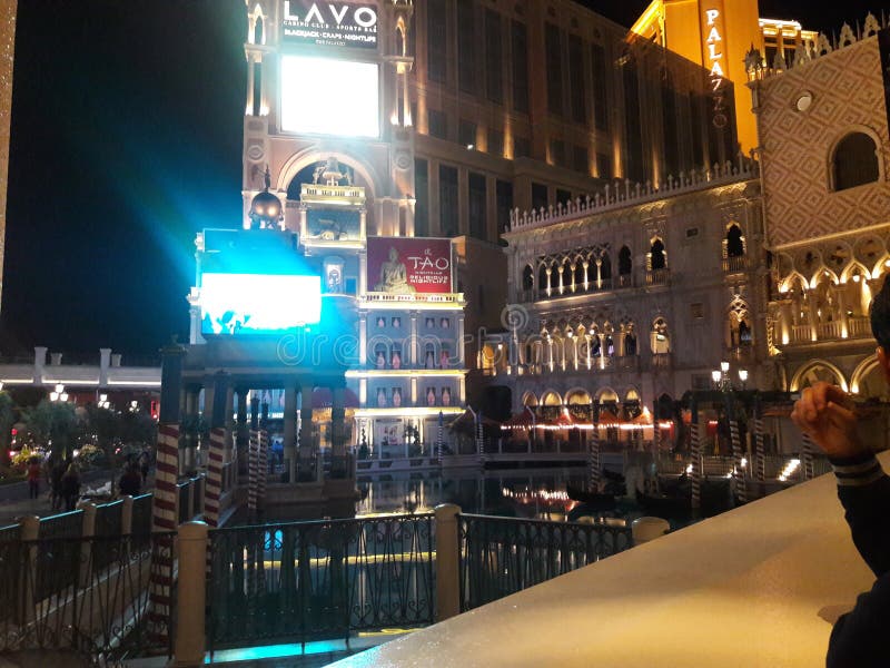 End of the night editorial image. Image of noche, vegas - 93785895