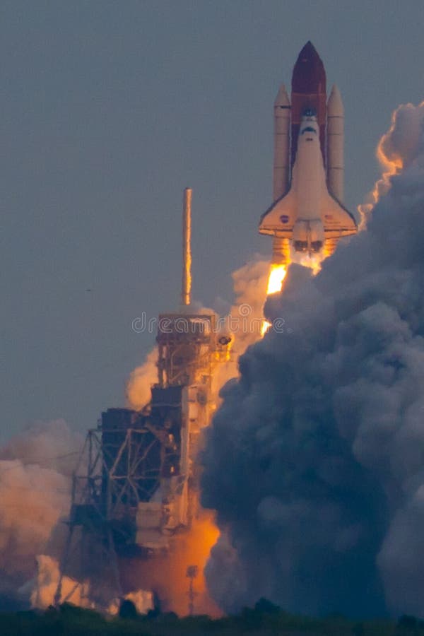 Endeavour STS-134 Launch stock image. Image of flames - 22899775
