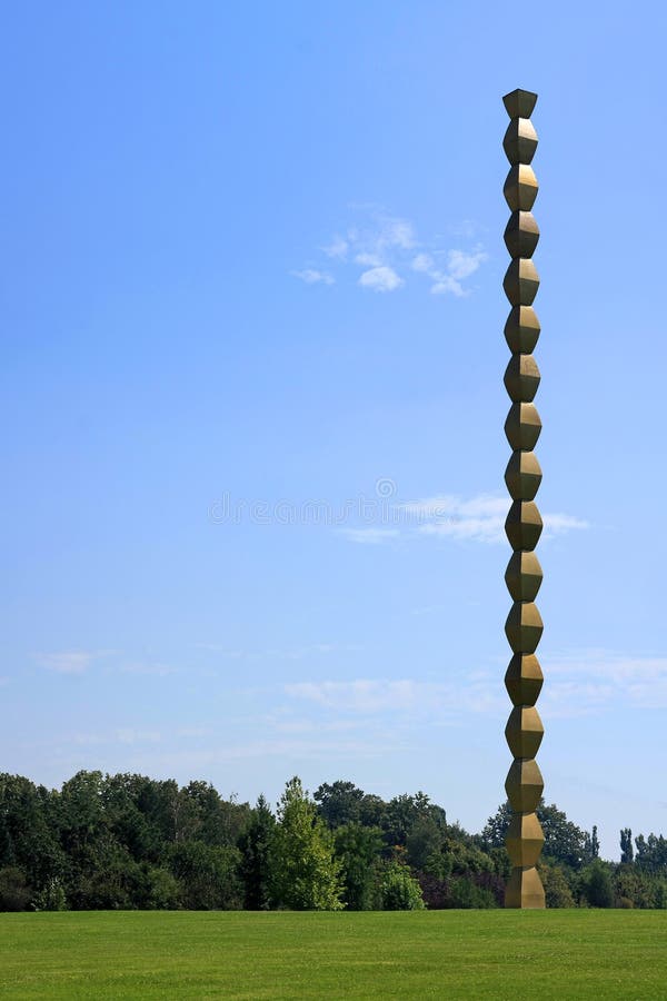 Constantin Brancusi S Endless Column Stock Photo - Image of column ...