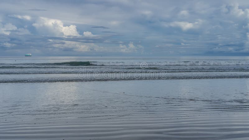 The Endless Turquoise Ocean Stretches To the Horizon. Stock Image ...