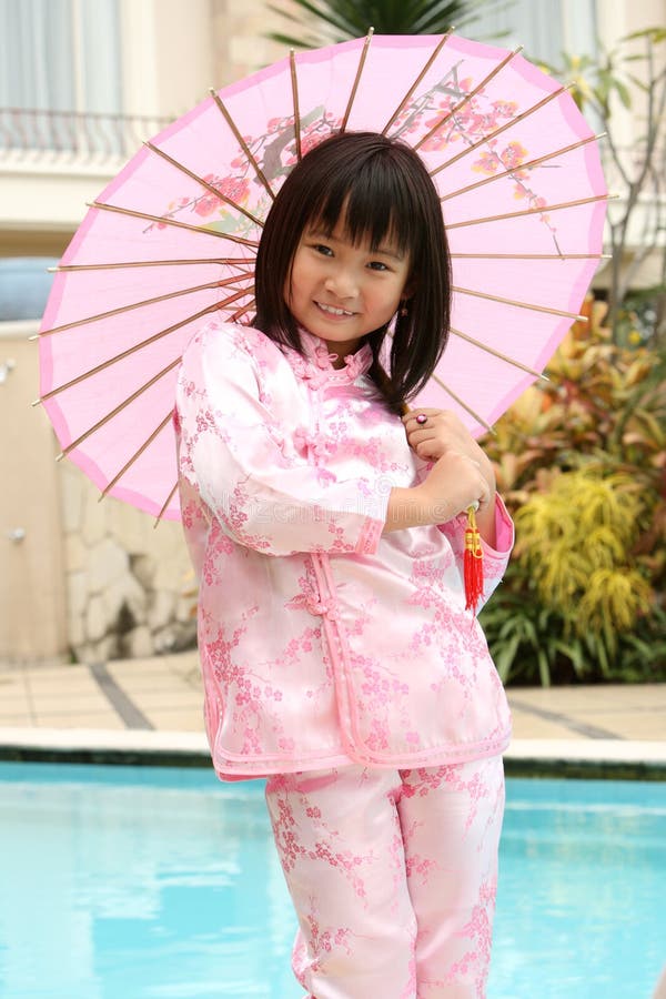 Enfant chinois heureux image stock. Image du gosse, innocence - 7002021