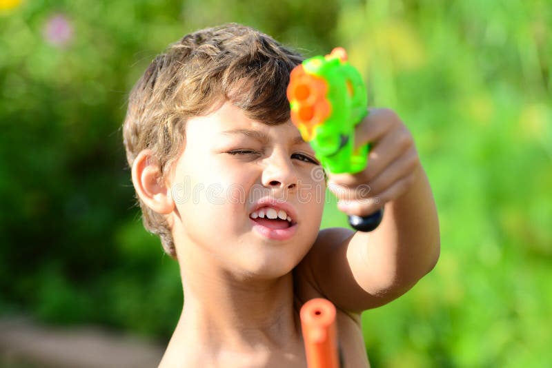 Enfant Avec Le Visage Triste D'expressions Du Visage Et Moore Image ...