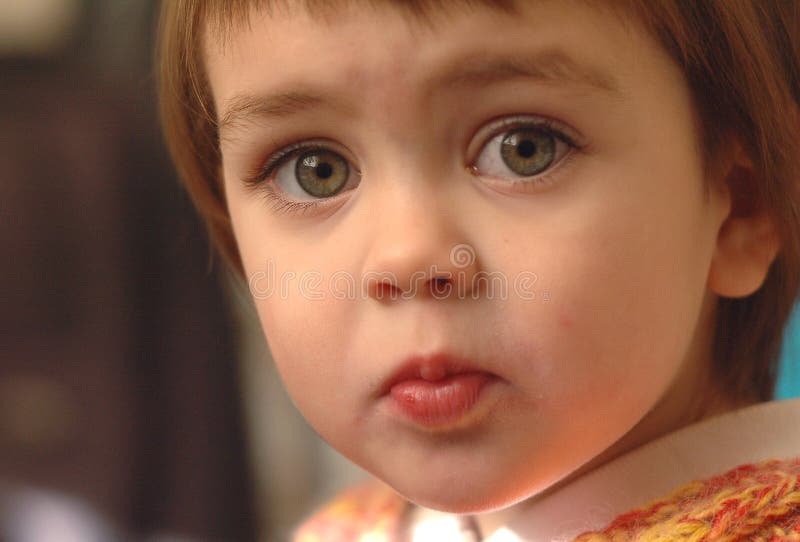 Enfant triste image stock. Image du regard, fille, gens - 6216933