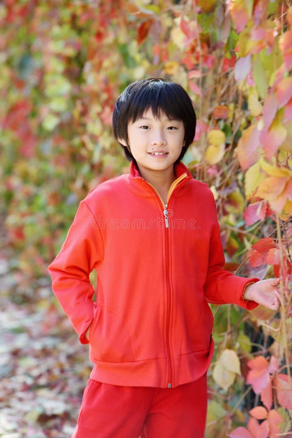 Visage chinois d'enfant photo stock. Image du enfant, noir - 9395744