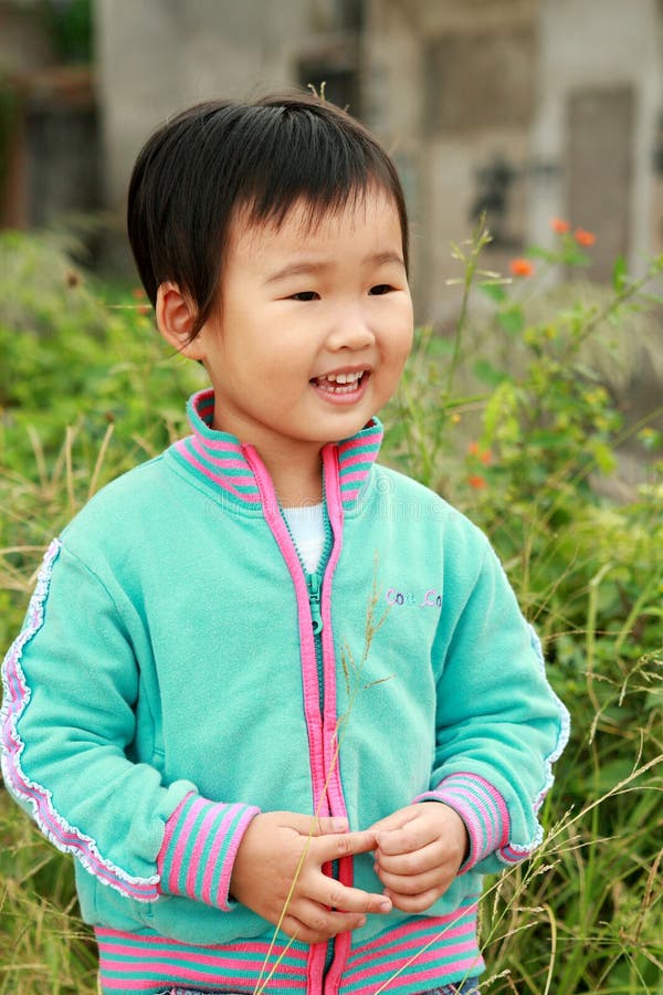 Enfant Chinois Avec La Main D'arrêt Photo stock - Image du humain ...