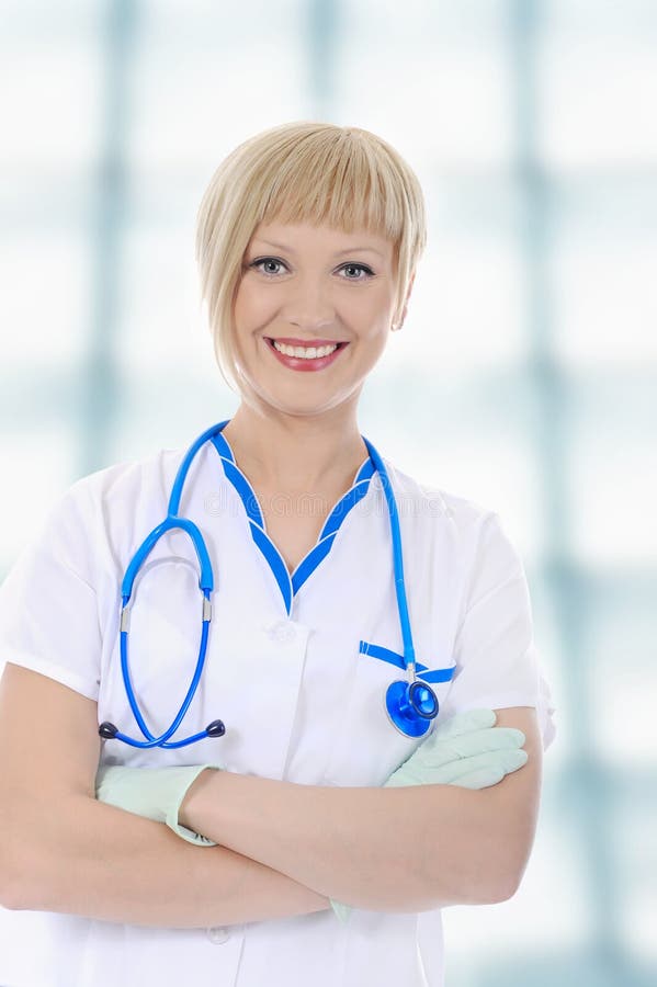 Enfermera Sonriente En Uniforme. Imagen de archivo - Imagen de medicina ...