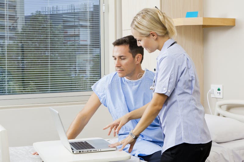 Enfermera y paciente foto de archivo. Imagen de sitio - 24837006