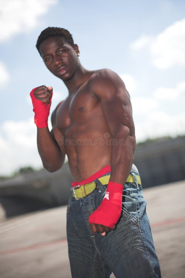 Enfrentando kickboxing foto de stock. Imagem de kickboxing - 4765256